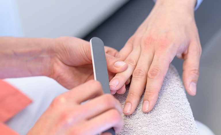 Medizinische Handpflege für gesunde, schöne Hände im MEDISPA.